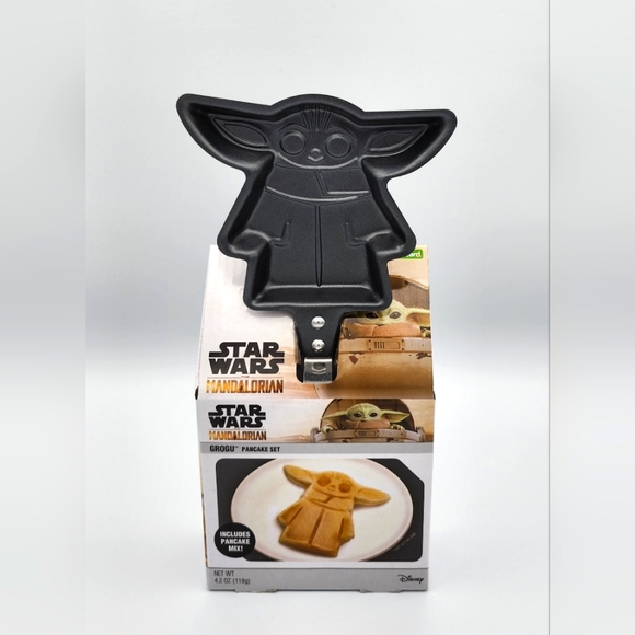 Kitchen | Disney Star Wars The Mandalorian Grogu Pancake Mix Skillet ...